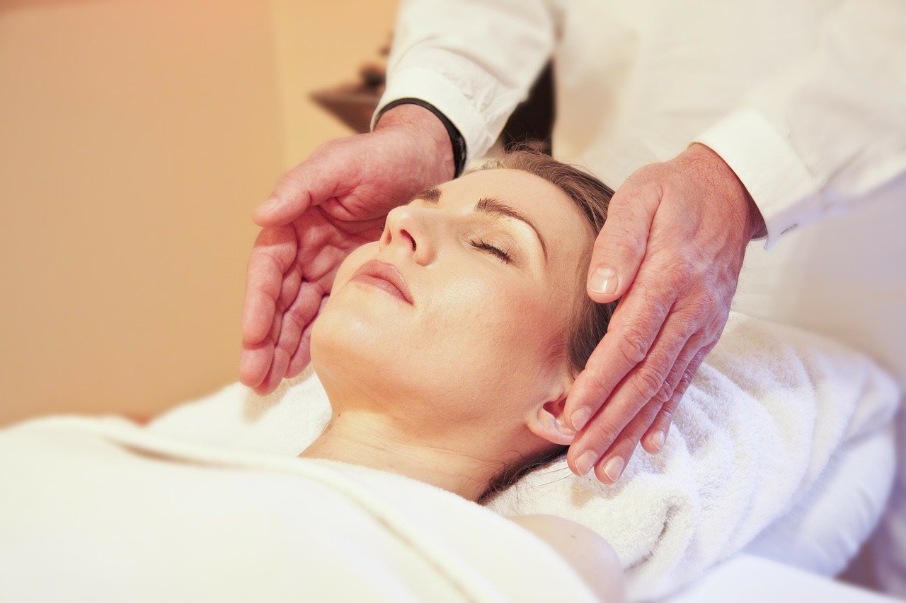 How to Provide Reiki Services Safely & Legally in Every State